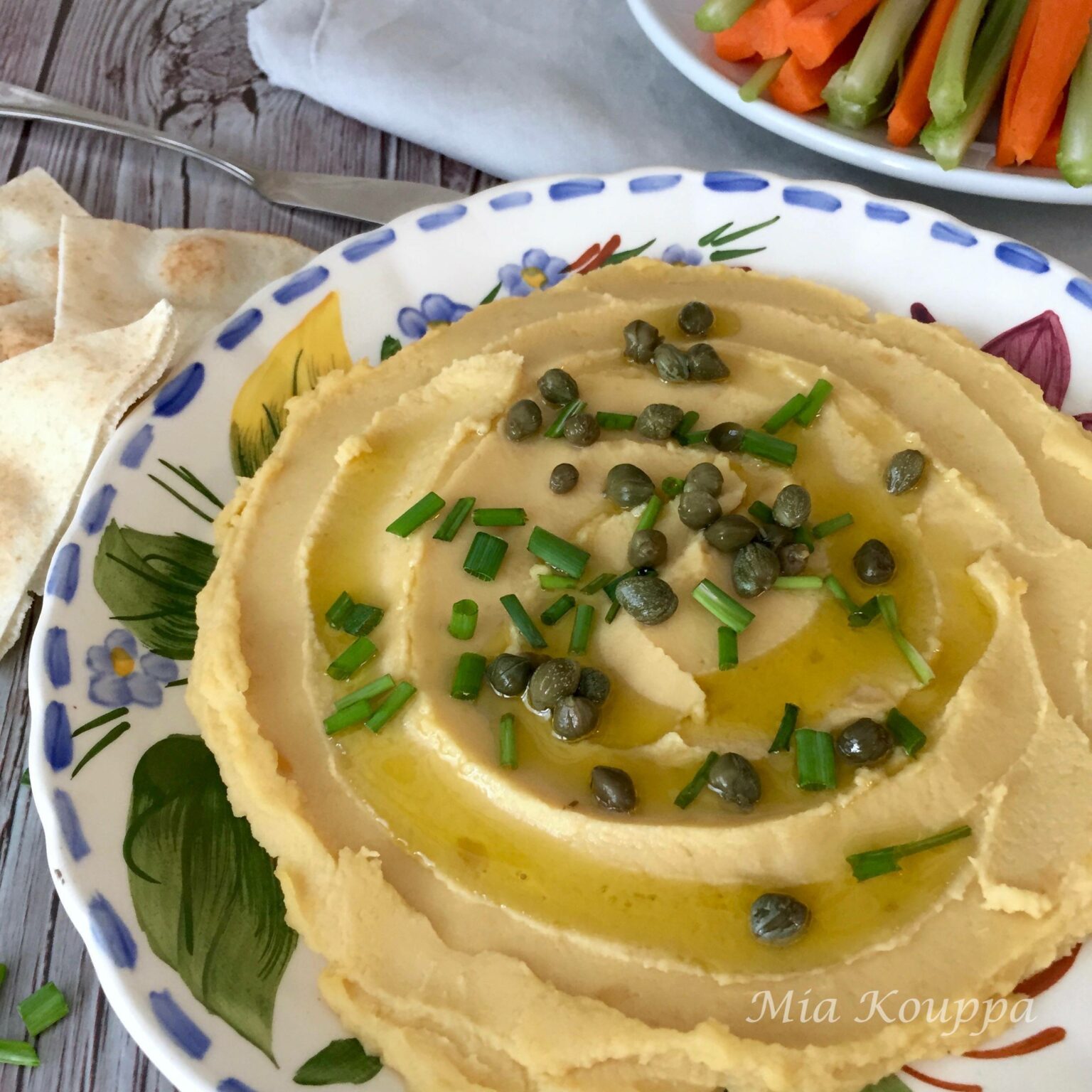 Best traditional Greek dips and spreads - Mia Kouppa