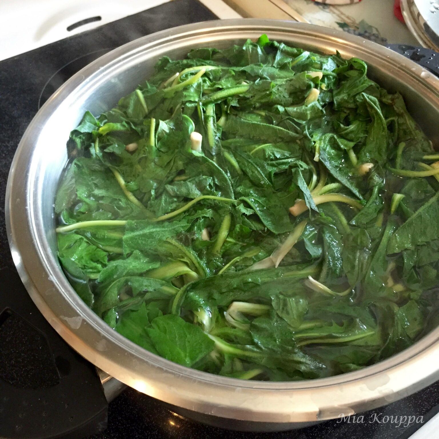 Horta, Dandelion greens (Χόρτα) - Mia Kouppa, Greek recipes