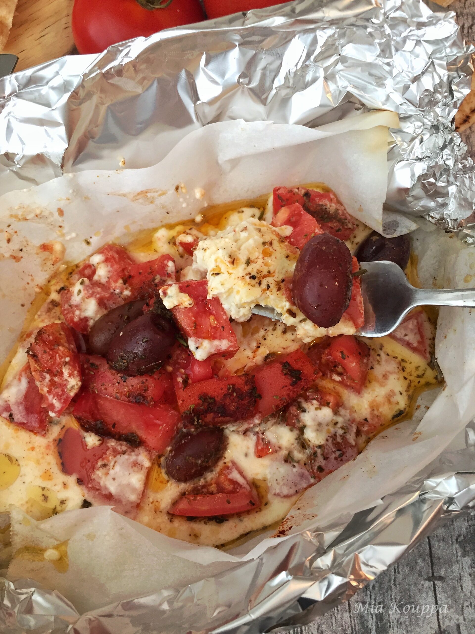 Fried feta with sesame seeds, honey and walnuts - Mia Kouppa, Greek recipes