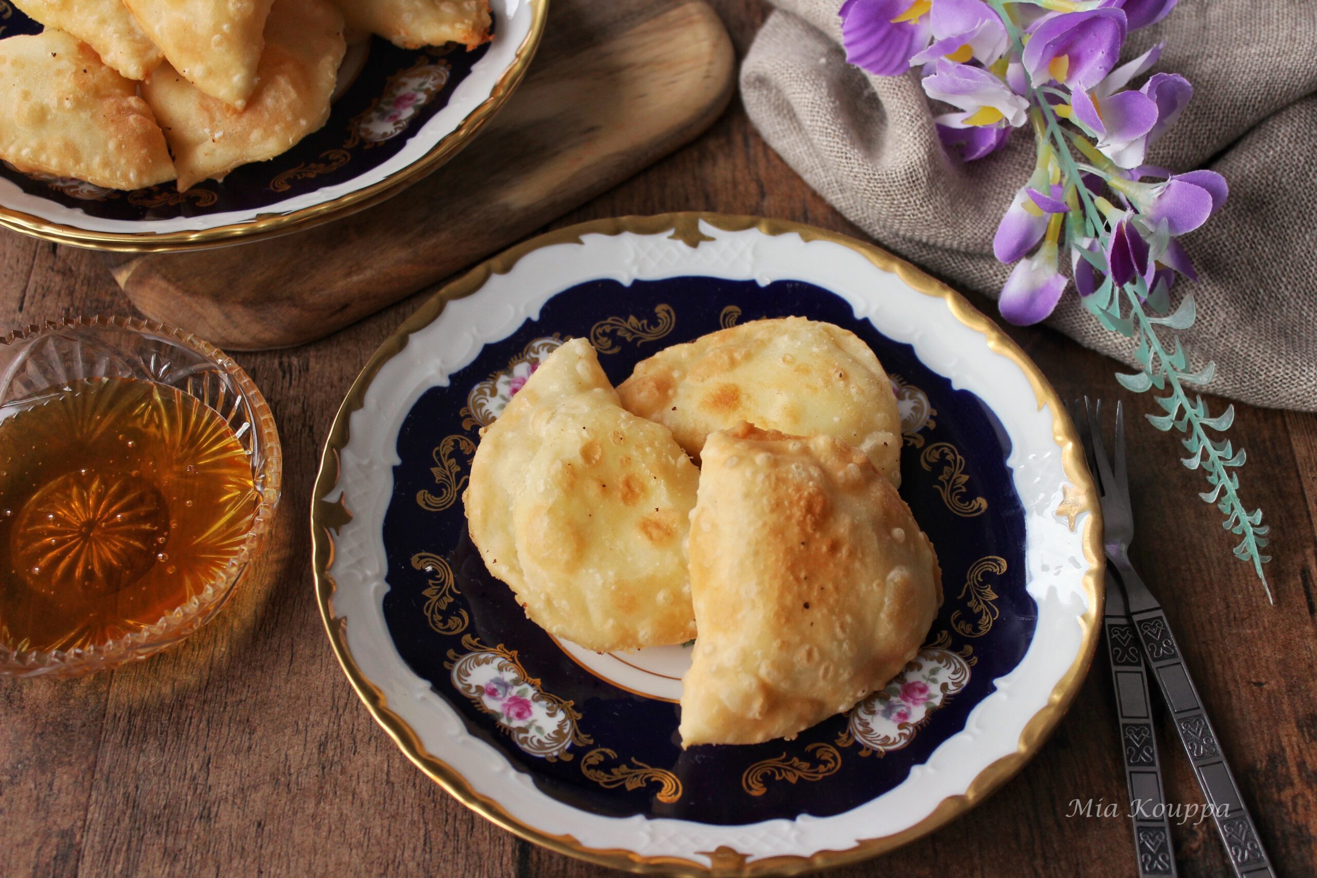 Cretan cheese Kalitsounia - Mia Kouppa