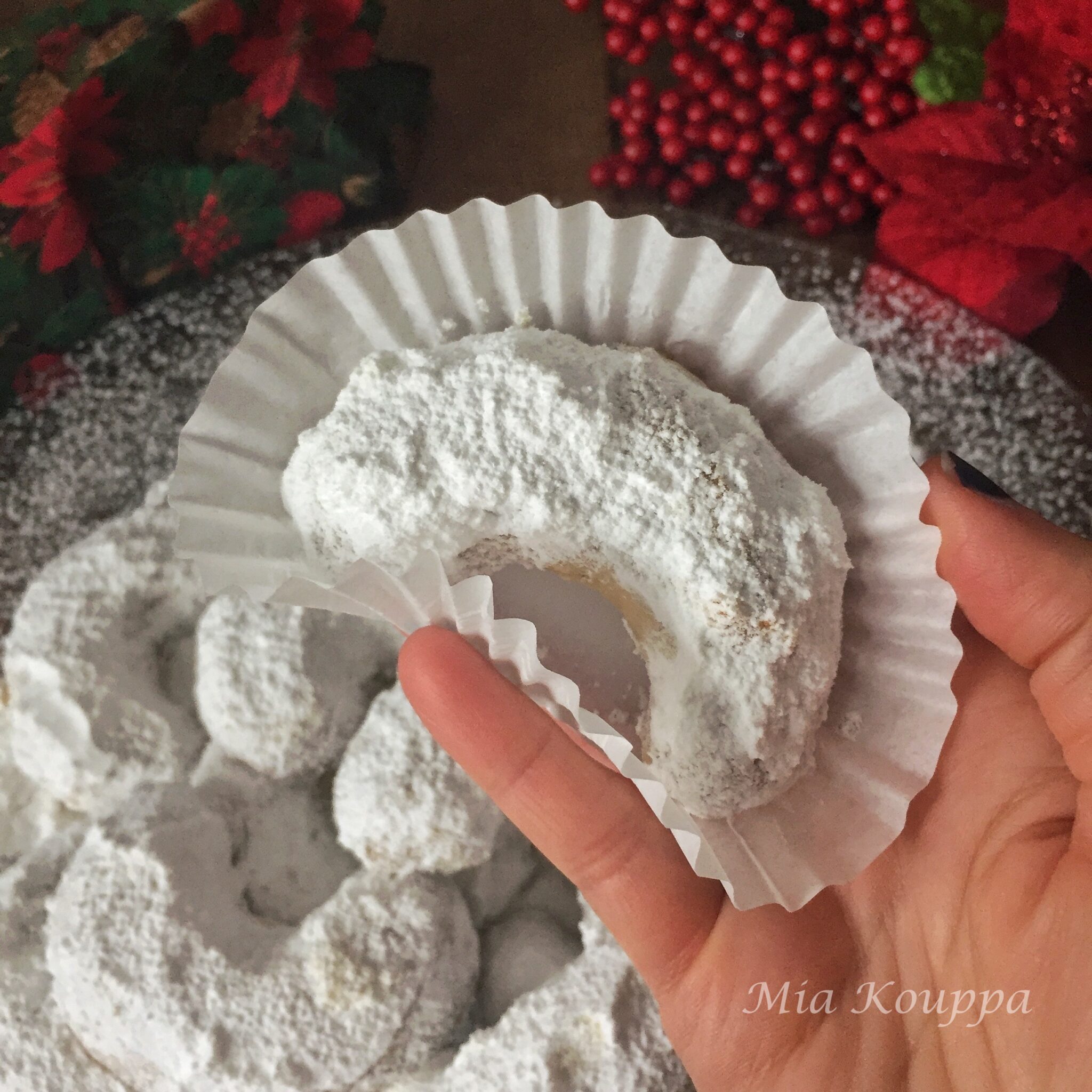 Kourabiethes, Kourabiedes, Kourambiedes | Mia Kouppa, Traditional Greek ...