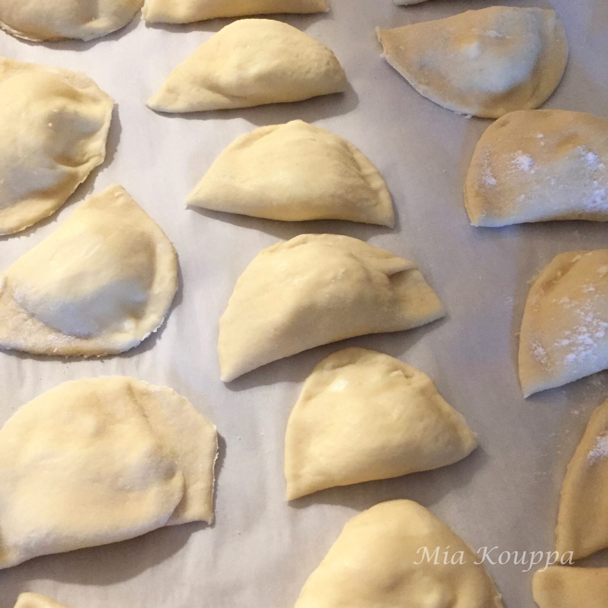 Cretan cheese Kalitsounia - Mia Kouppa