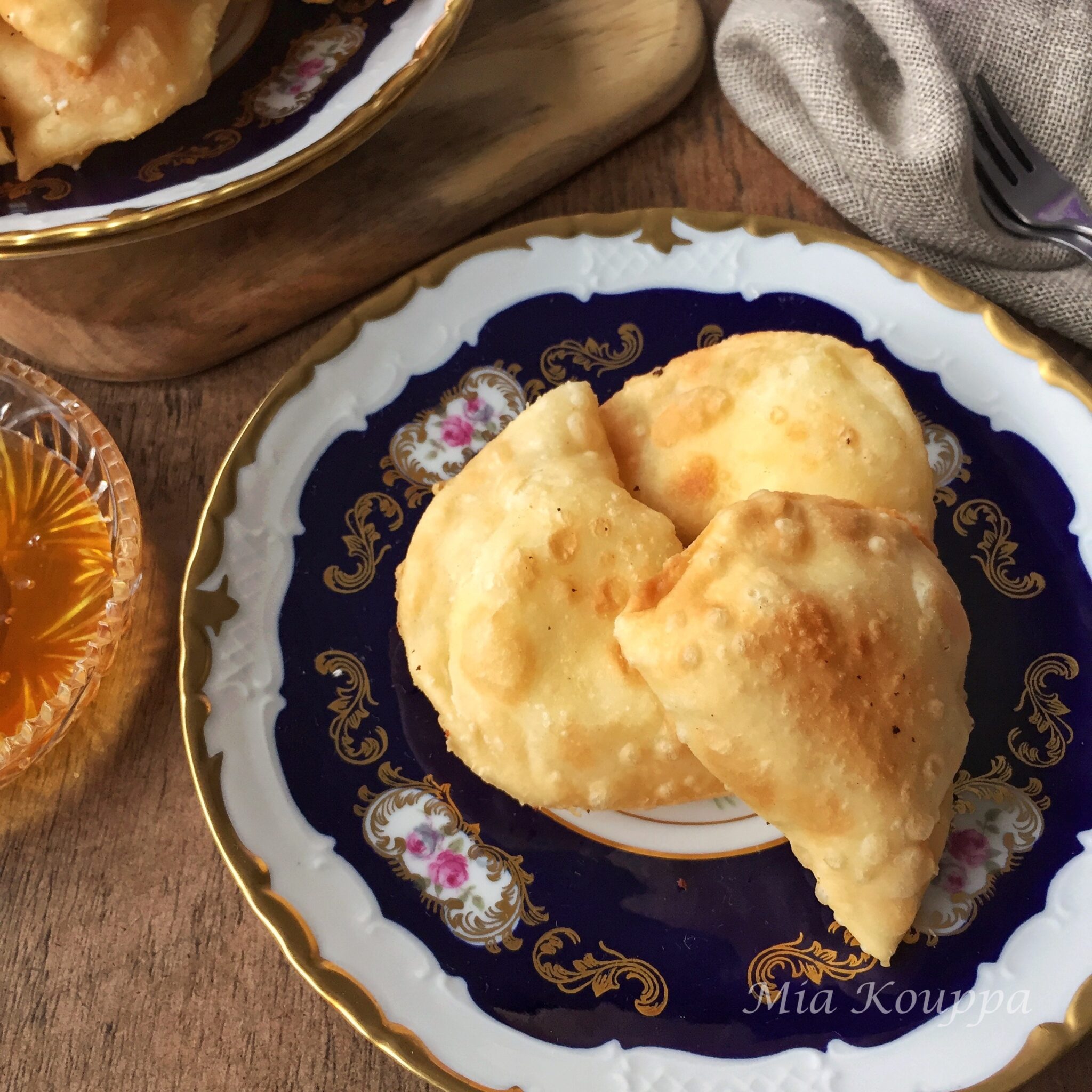 Cretan cheese Kalitsounia - Mia Kouppa