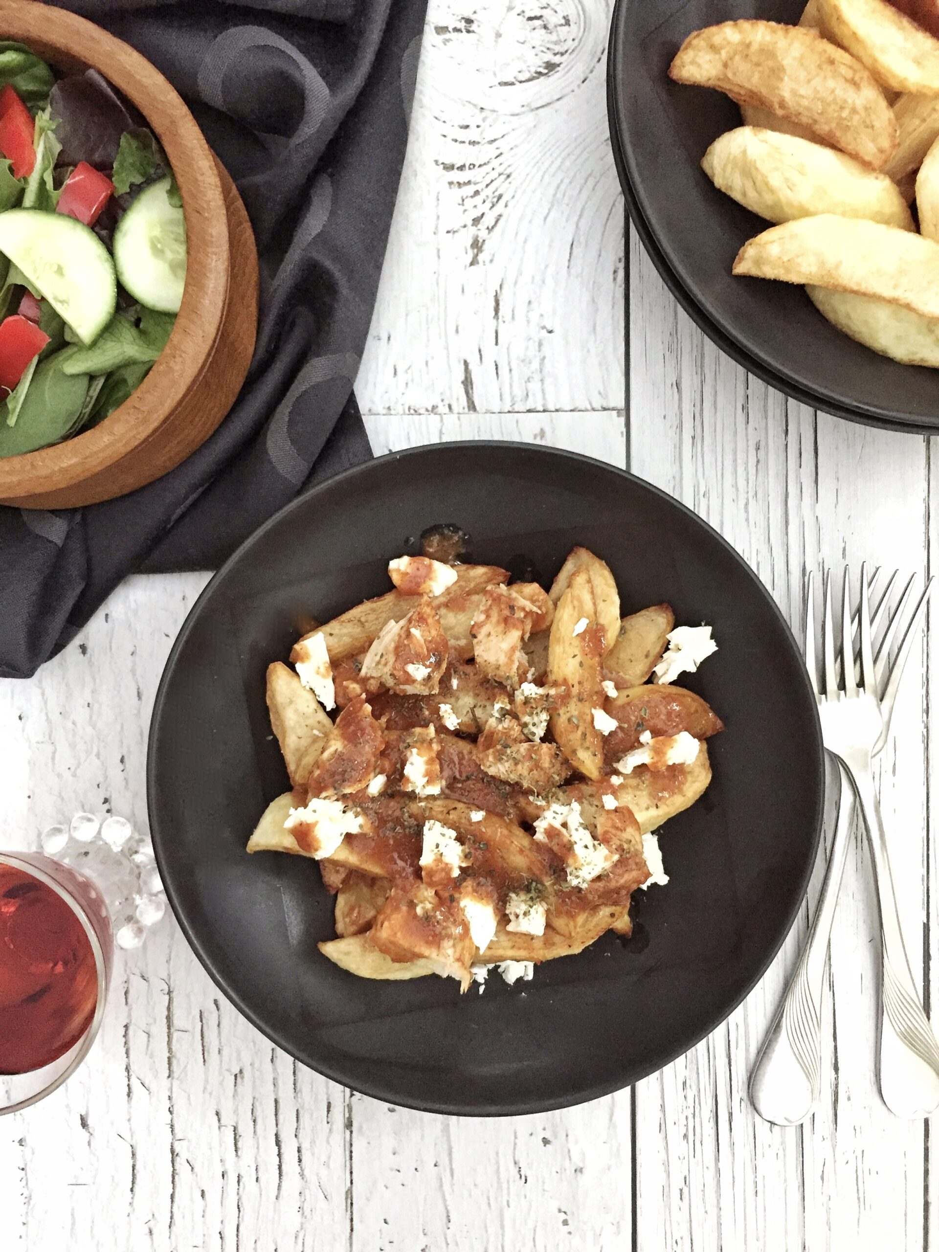Greek-style poutine - Mia Kouppa