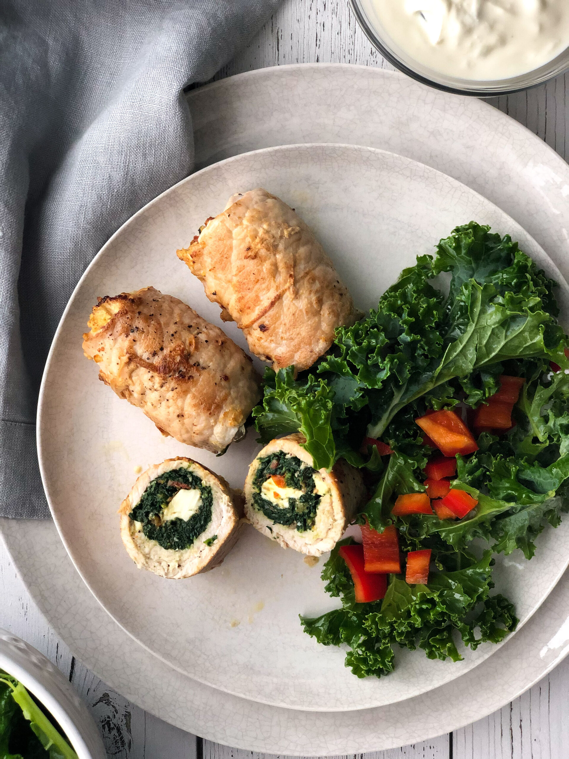 Spinach and feta pork roll-ups (Χοιρινό με σπανάκι και φέτα) - Mia Kouppa