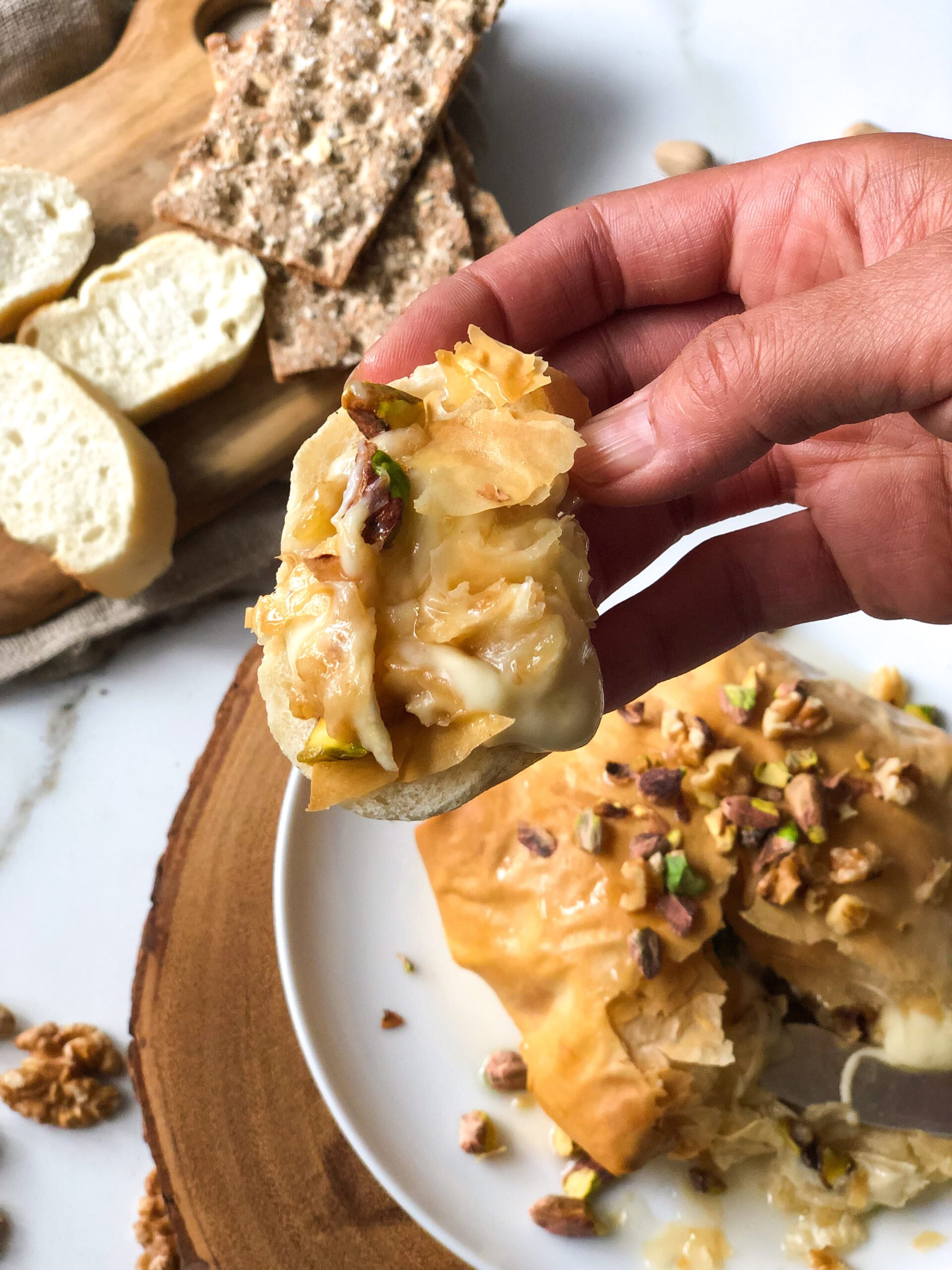 Grilled Greek manouri cheese with honey - Mia Kouppa