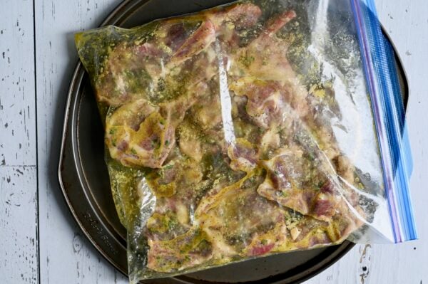 Greek grilled lamb chops (Paidakia arnisia stin skara) - Mia Kouppa ...