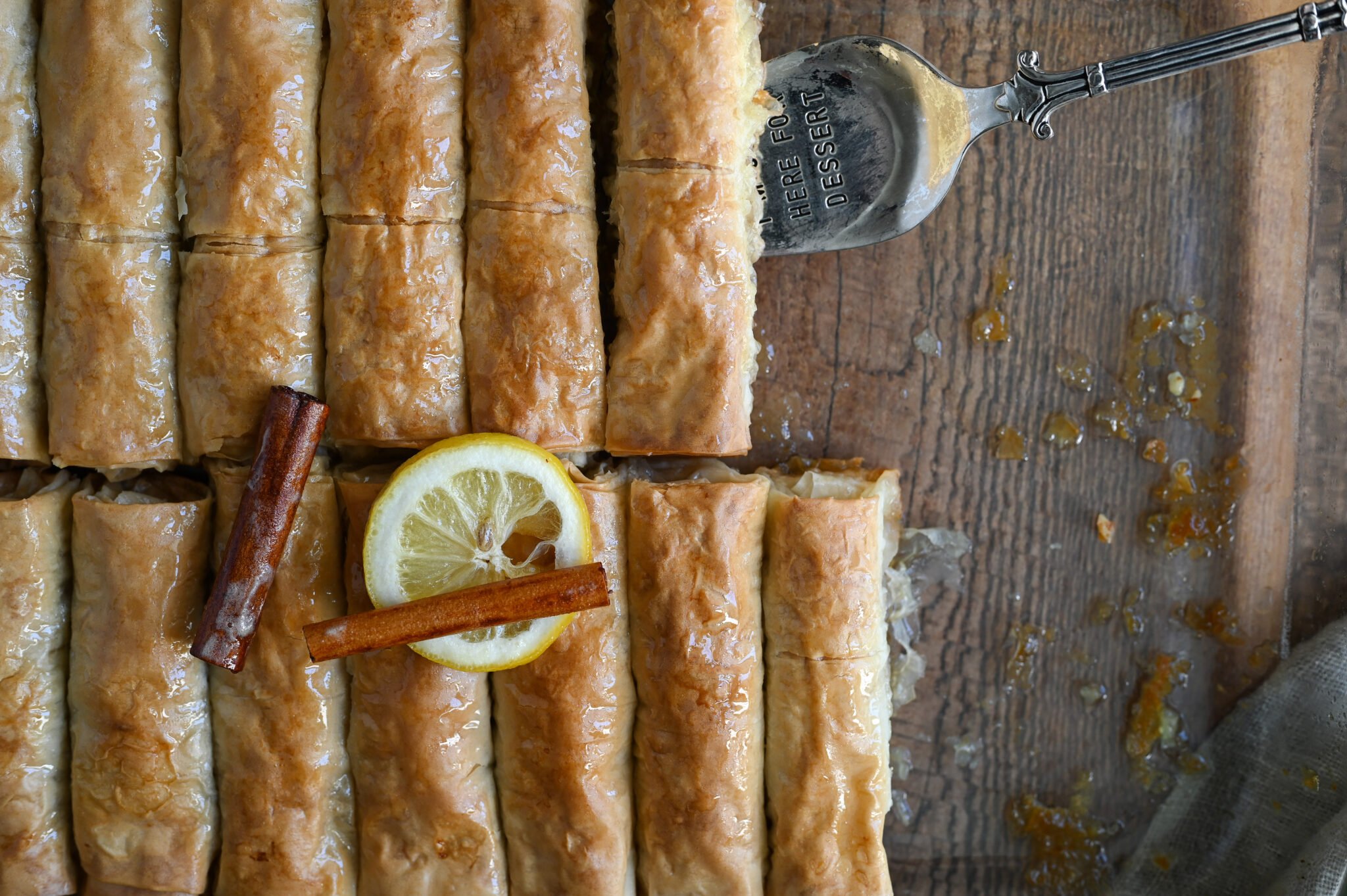 Saragli or Baklava cigars - Mia Kouppa, Greek recipes and more