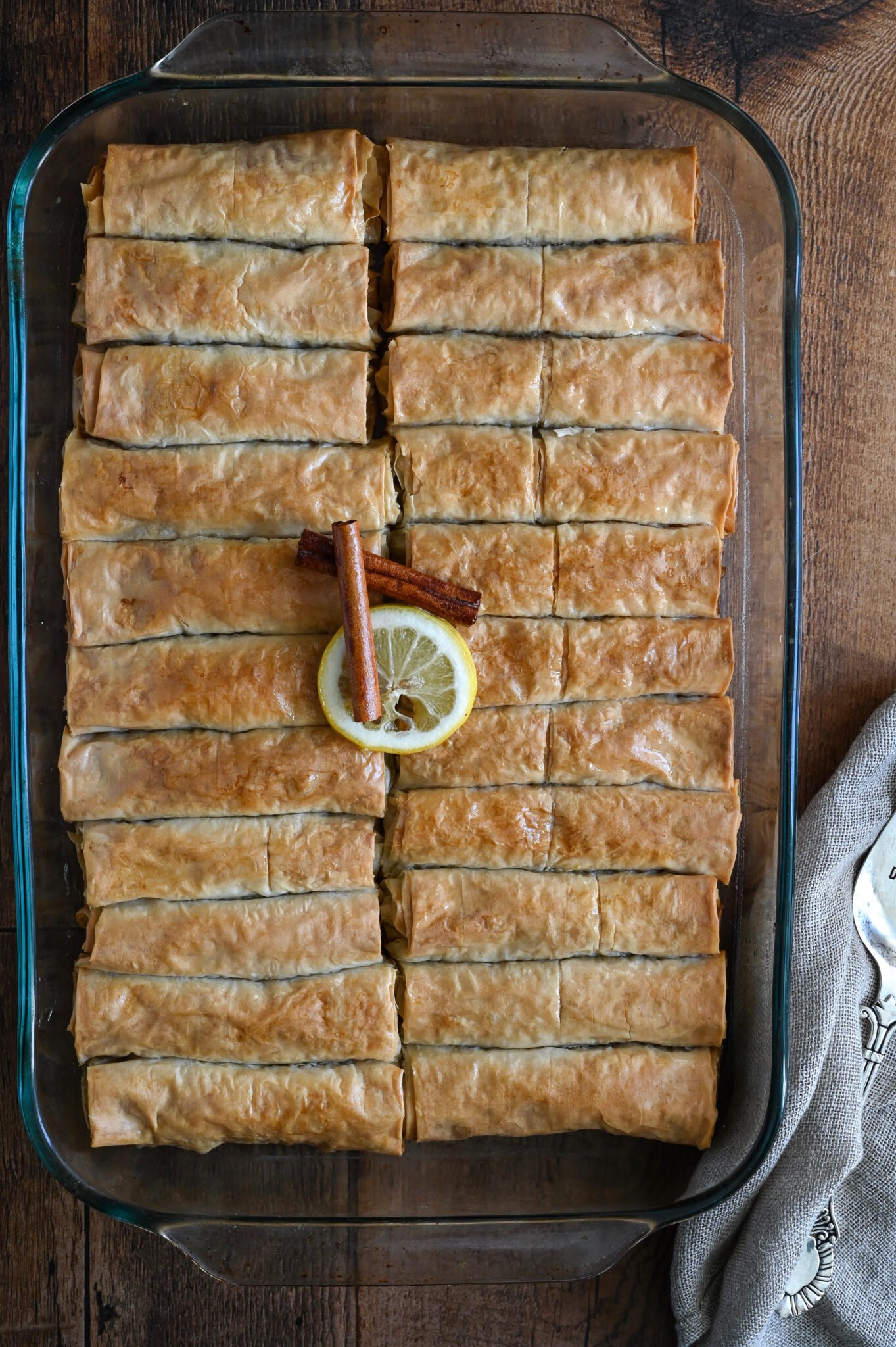Saragli or Baklava cigars - Mia Kouppa, Greek recipes and more