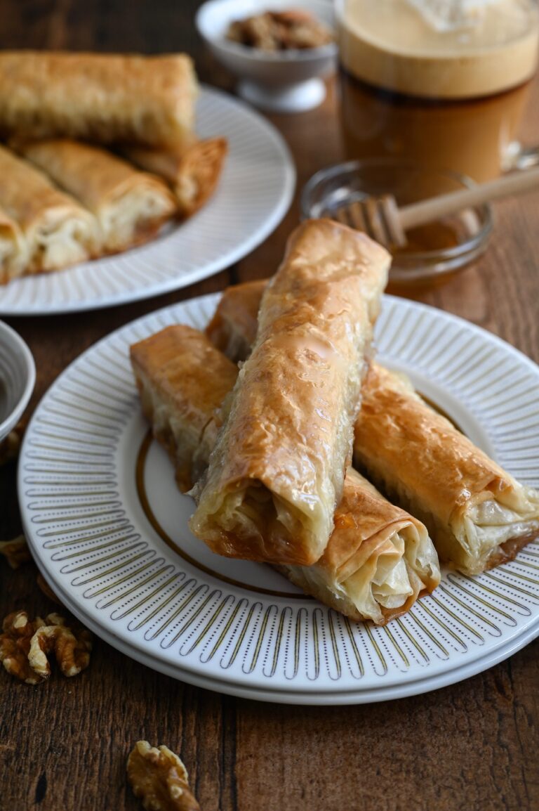 Saragli or Baklava cigars - Mia Kouppa, Greek recipes and more