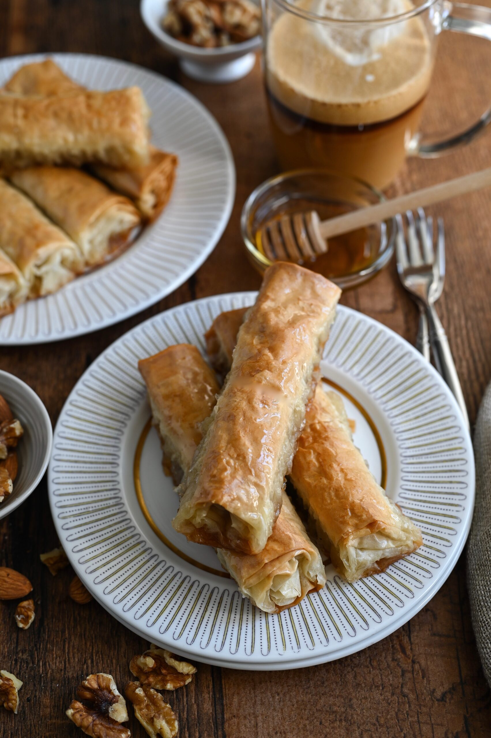 Saragli or Baklava cigars - Mia Kouppa, Greek recipes and more