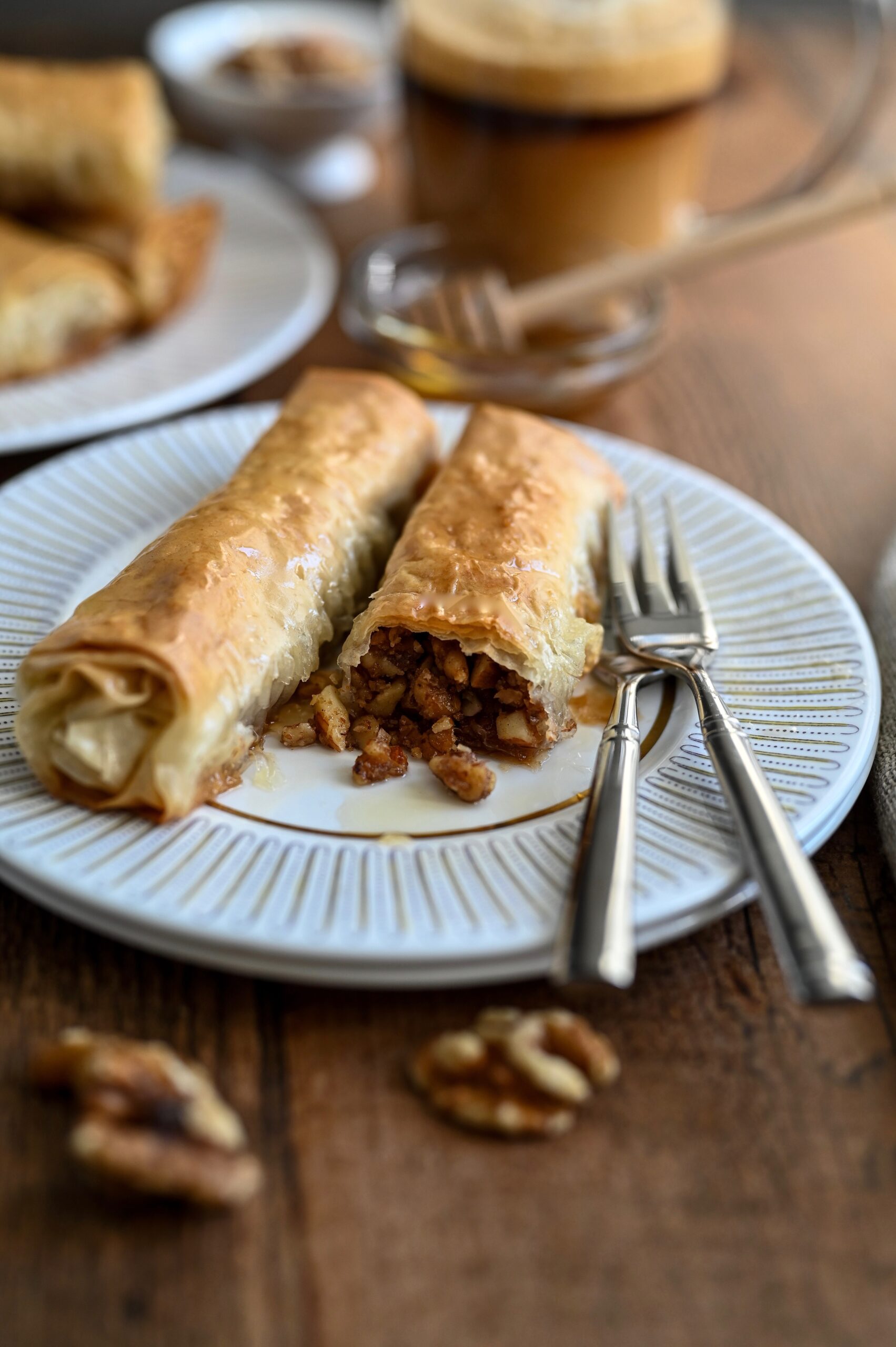 Saragli or Baklava cigars - Mia Kouppa, Greek recipes and more