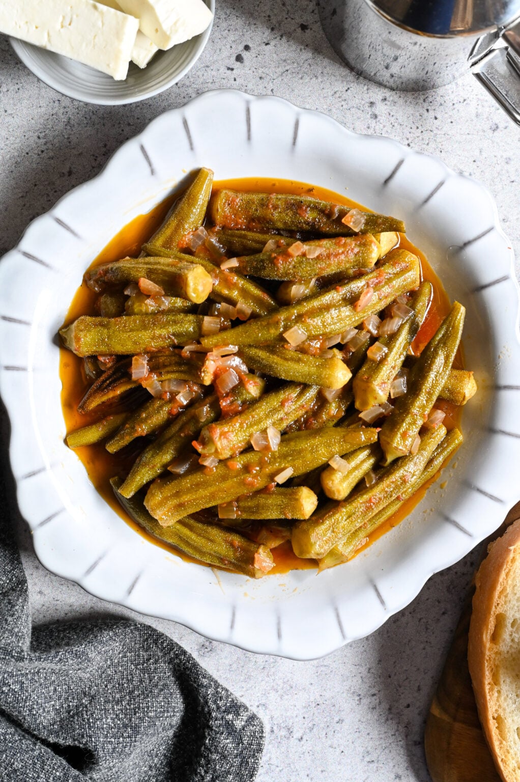 Greek okra stewed in tomato sauce (Bamies latheres me domata)