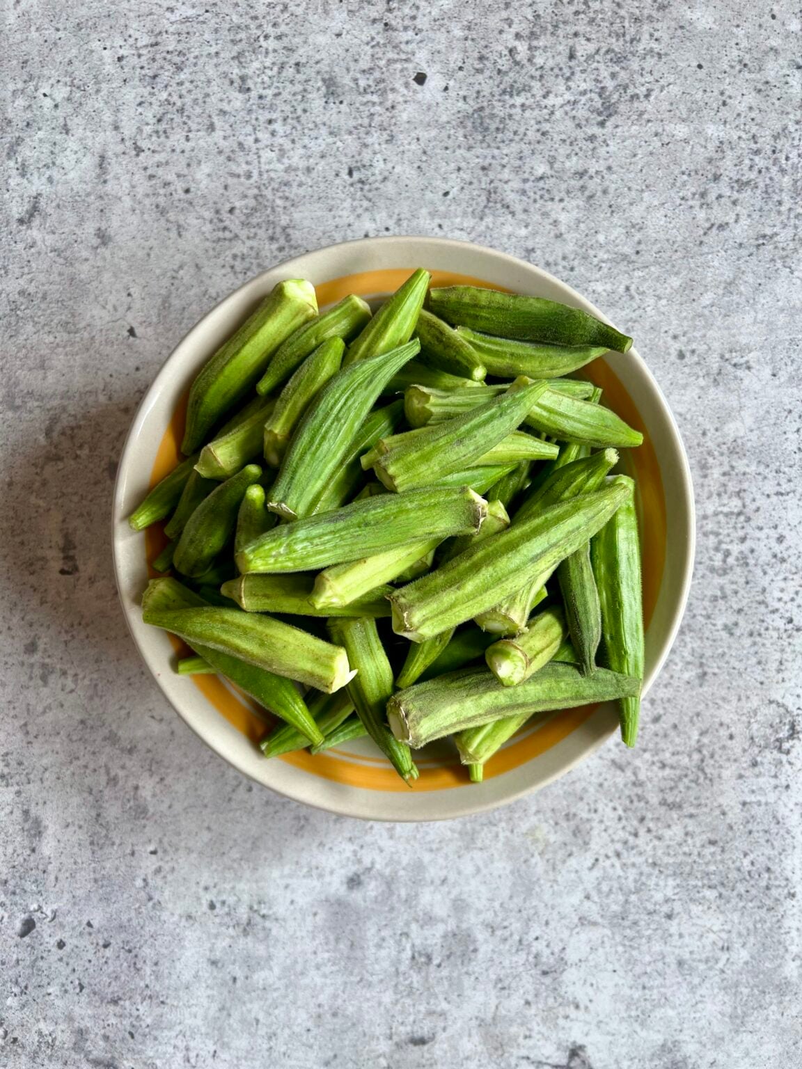 Greek okra stewed in tomato sauce (Bamies latheres me domata)