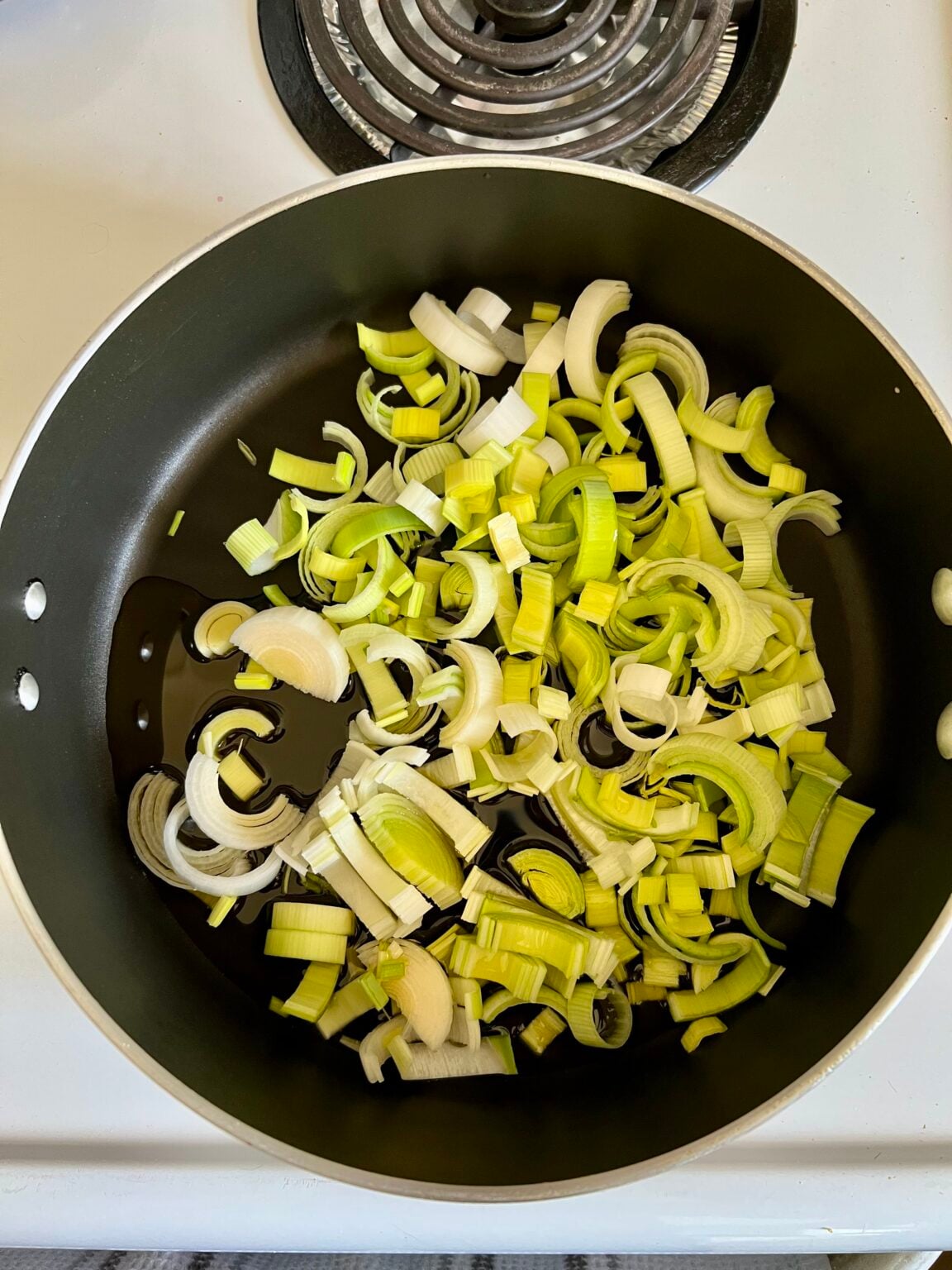 Pork with leeks, Prasotigania (Greek Hirino me praso) - Mia Kouppa