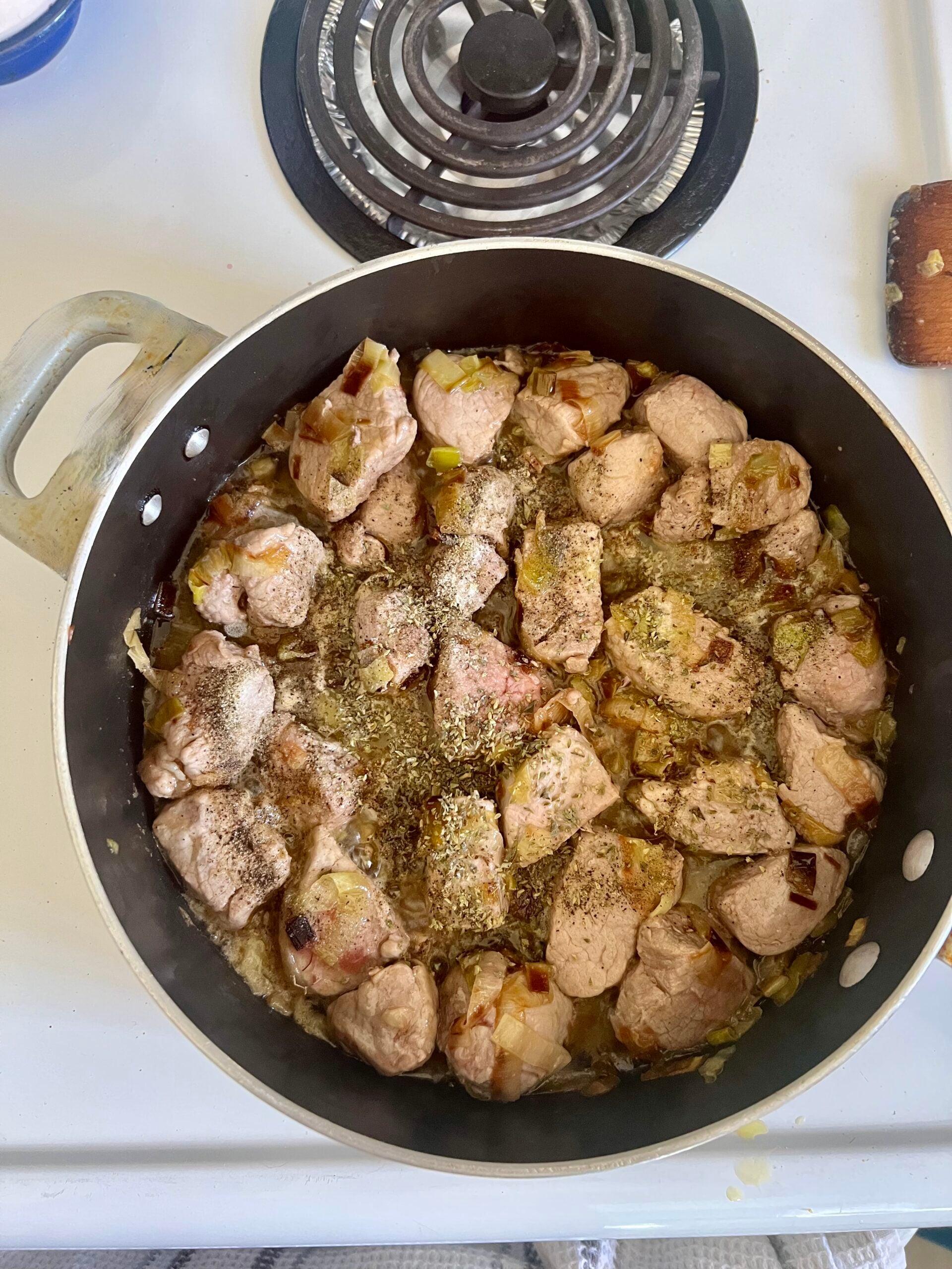 Pork with leeks, Prasotigania (Greek Hirino me praso) - Mia Kouppa