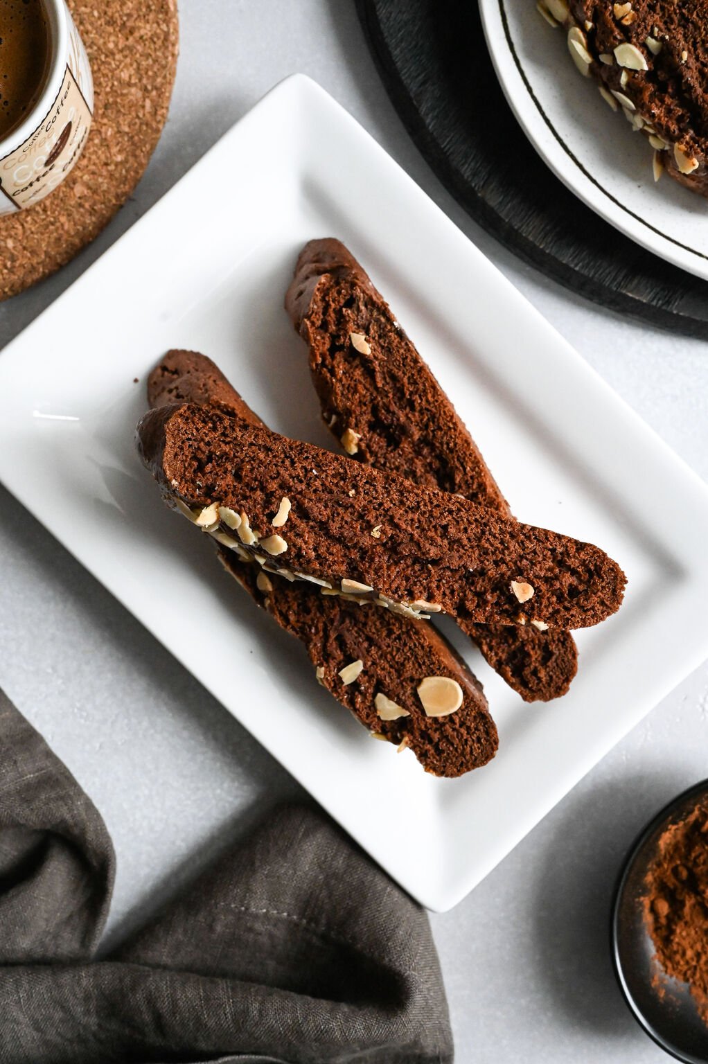 Easy Italian chocolate biscotti recipe - Mia Kouppa