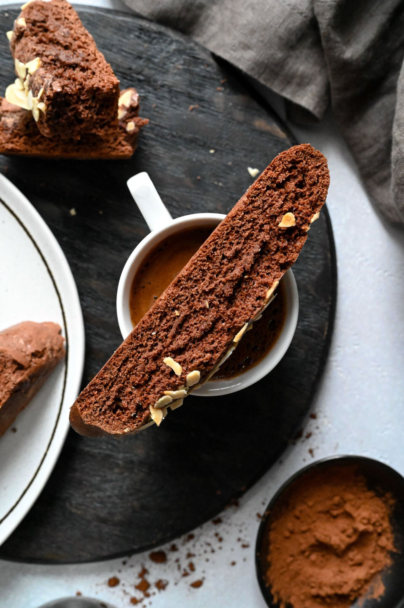Easy Italian chocolate biscotti recipe - Mia Kouppa