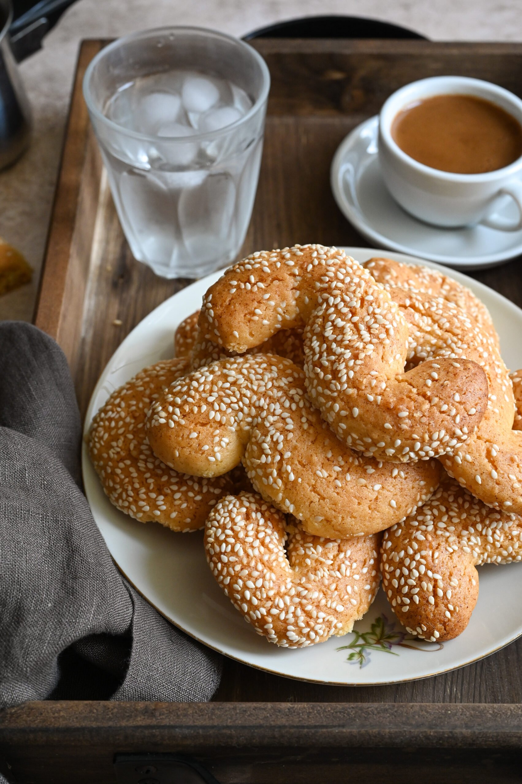 Easy 5 ingredient Greek koulourakia - Mia Kouppa, Greek recipes