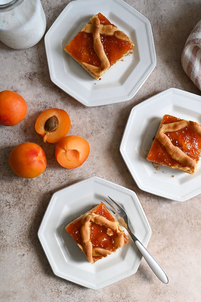 Pasta Flora (Greek jam tart recipe) - Mia Kouppa