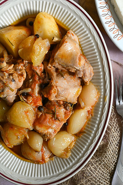 Rabbit stew (Κουνέλι στιφάδο) - Mia Kouppa