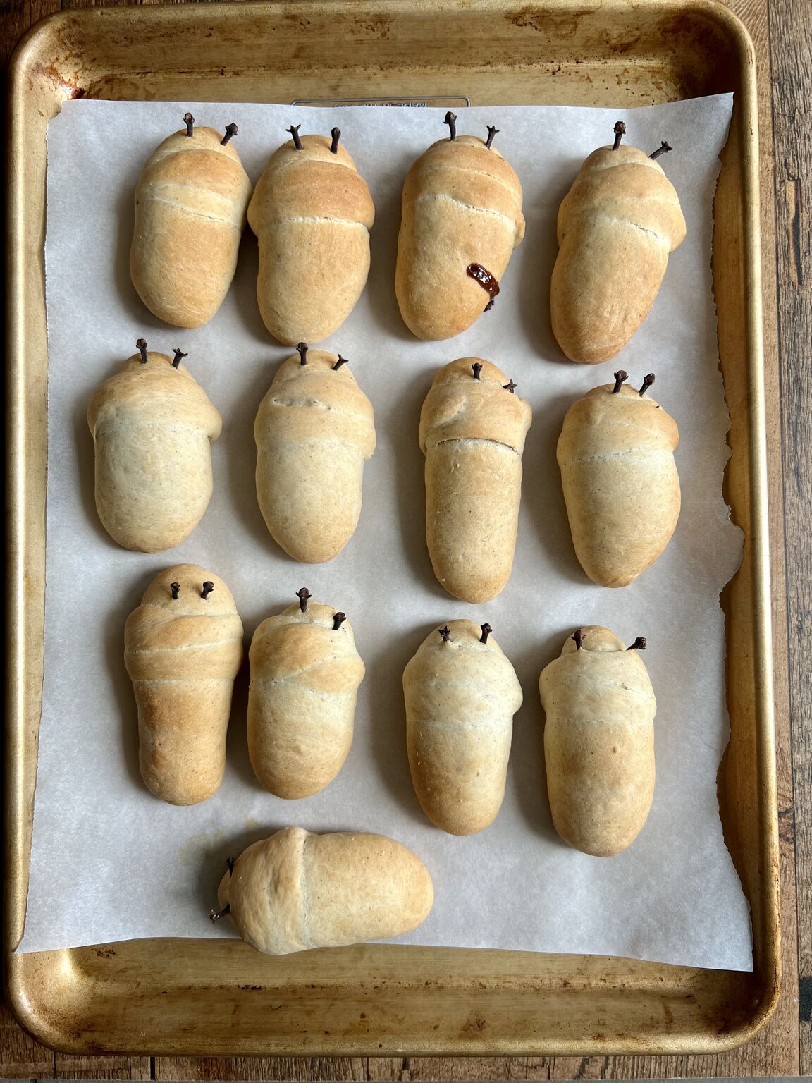 Lazarakia buns (Greek Easter Lazarus breads) - Mia Kouppa