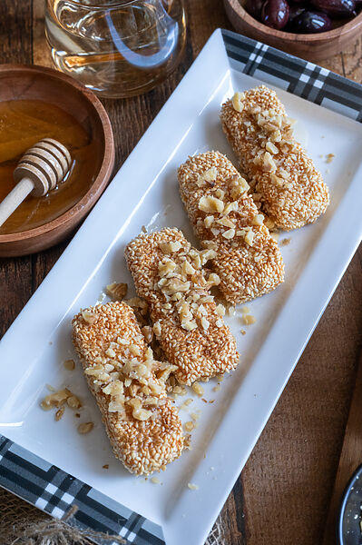 Fried feta with sesame seeds, honey and walnuts - Mia Kouppa, Greek recipes