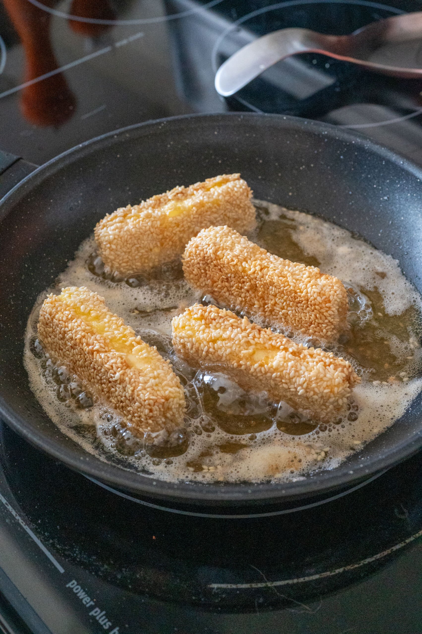 Fried feta with sesame seeds, honey and walnuts - Mia Kouppa, Greek recipes
