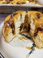 Sticky toffee cinnamon buns with dates - Mia Kouppa, Greek recipes