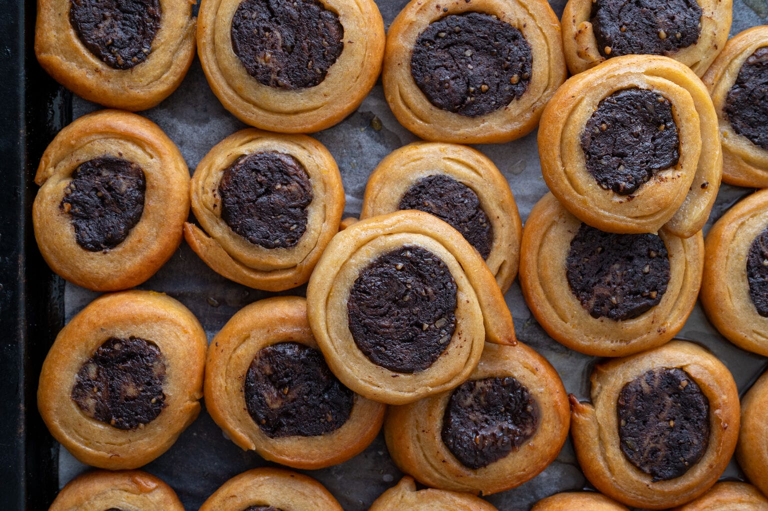 Roxakia, Traditional Greek vanilla and chocolate pastries soaked in ...
