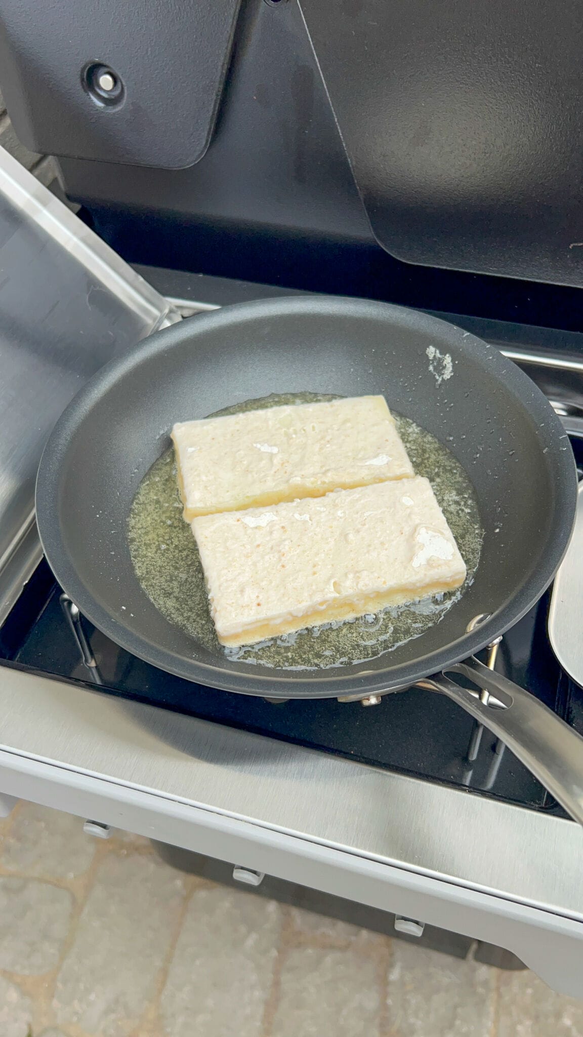 Flaming Greek cheese saganaki, flambeed fried cheese - Mia Kouppa